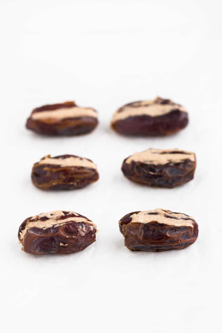 Dátiles Rellenos y Cubiertos de Chocolate - Danza de Fogones